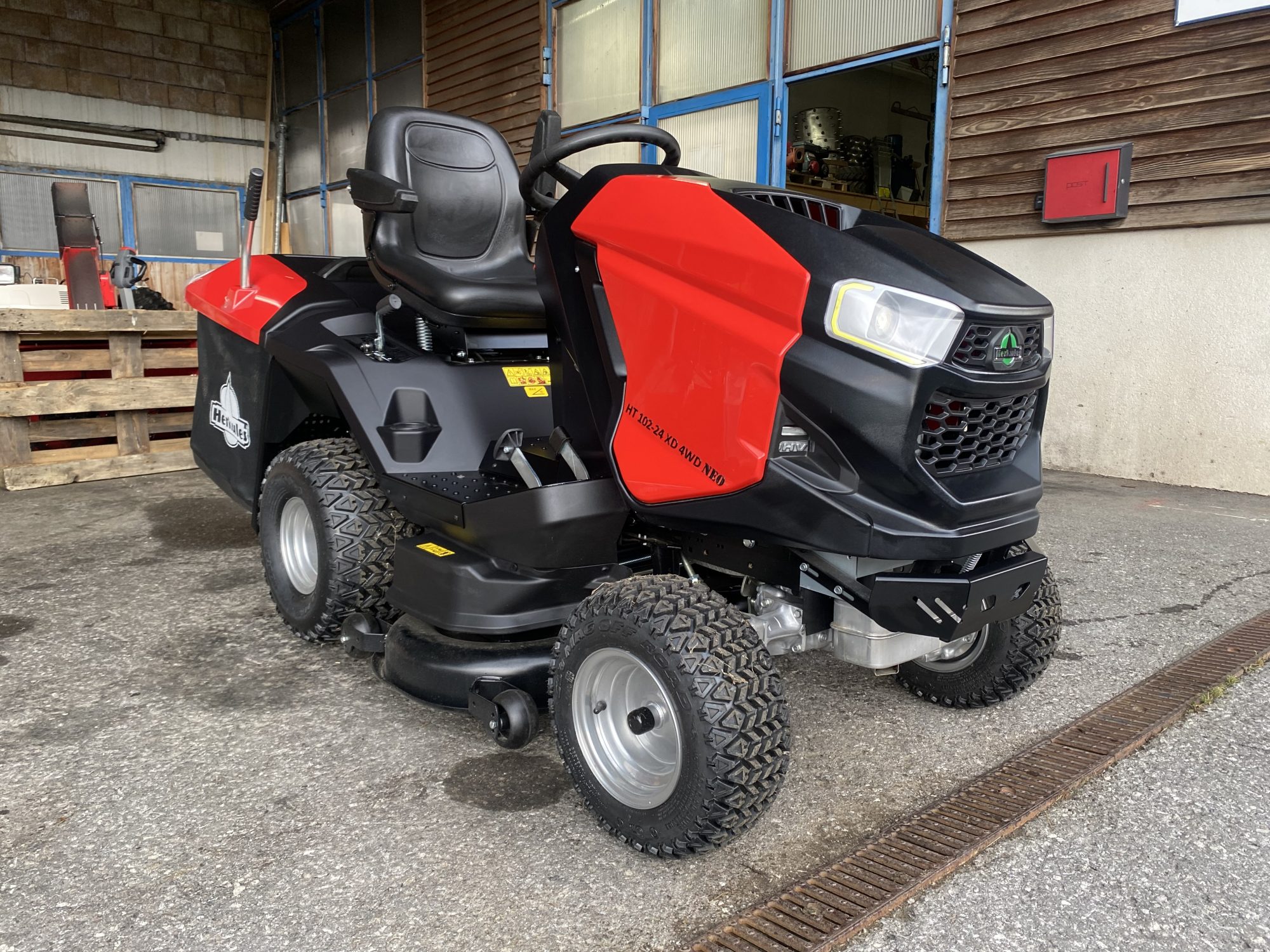 Herkules Allrad Traktor HT102-24X 4WD – Baldauf